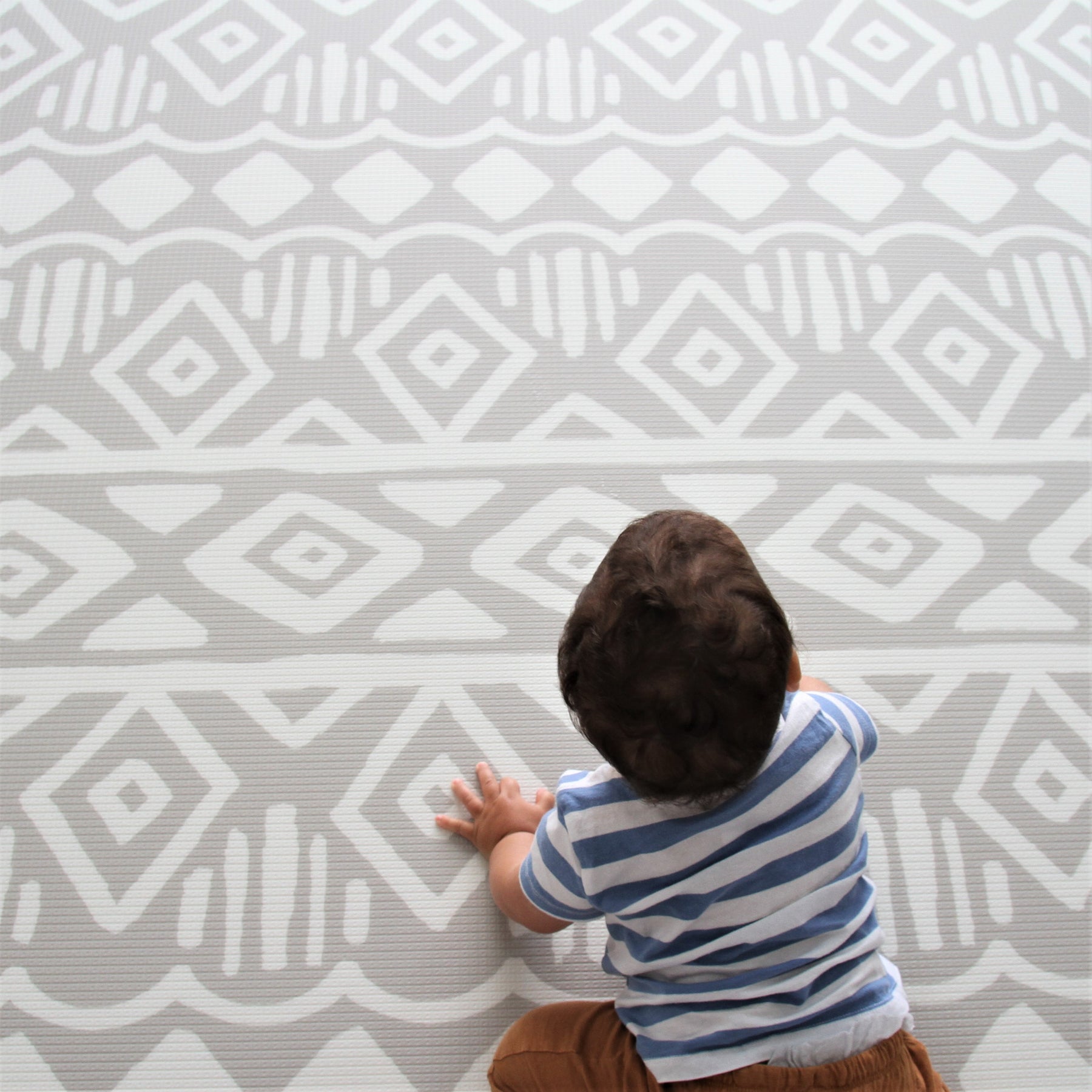 Crystals - Gray Pink | Soft Stylish Reversible Play Mat | Large – Cushmat